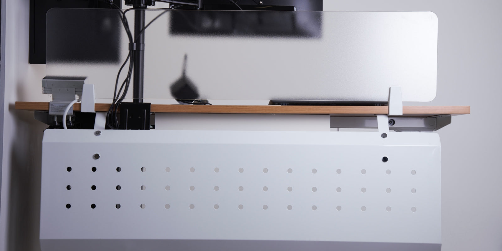 Privacy Panels Mounted to Standing Desk – Progressive Desk - Canada