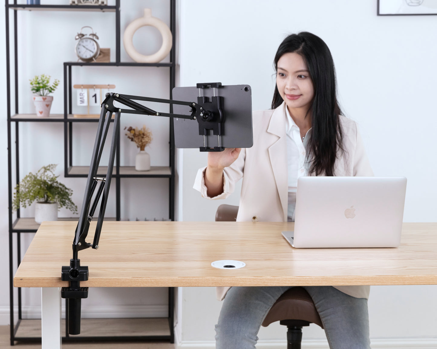 Adjustable Tablet Holder – Progressive Desk - Canada